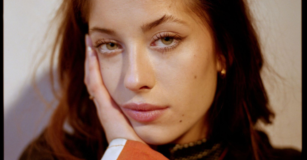 Iliona : Mais qui est cette chanteuse belge dont on entend parler un ...